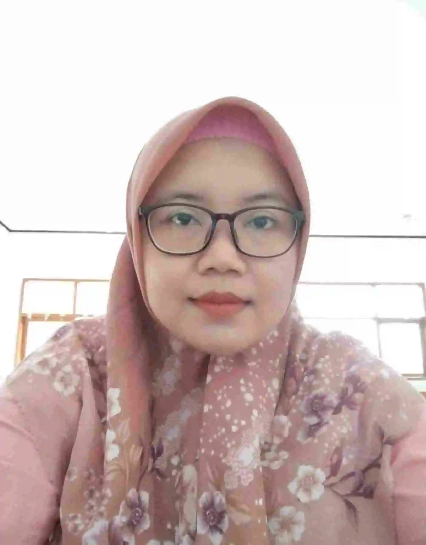 Wiwi Widarawati, S. Pd. – MAN 3 Kuningan